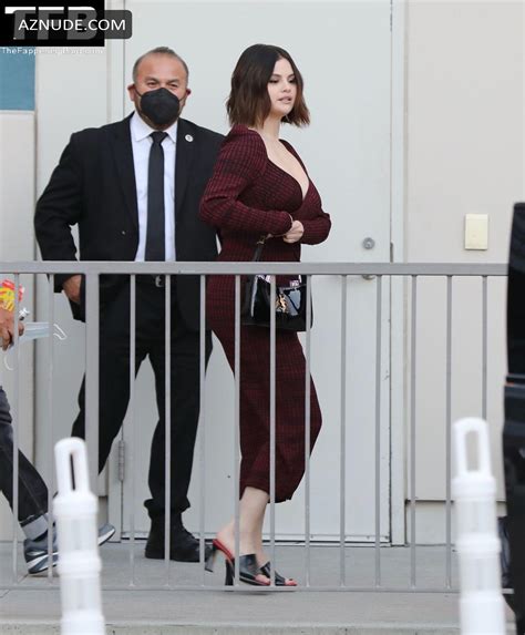 Selena Gomez Sexy Seen Showing Off Her Hot Body As She Leaves A Press