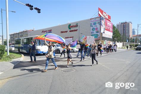 Хүн бүр хайрлуулах эрхтэй
