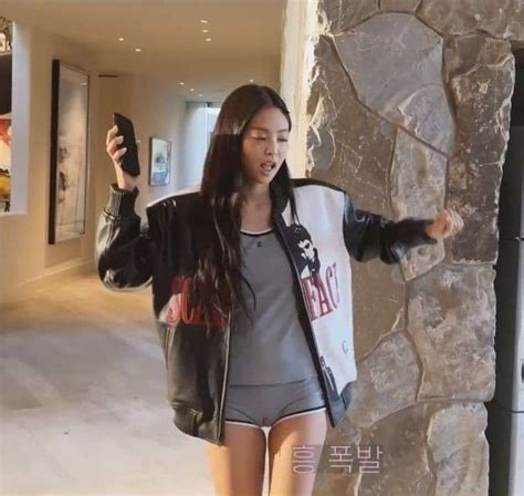 Jisoo Or Jennie Cameltoe R Blackpinkfap