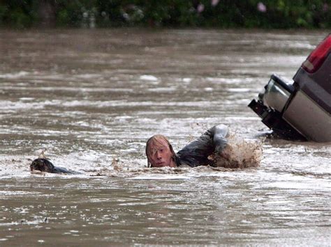 In Photos Faces Of The 2013 Alberta Floods Calgary Herald