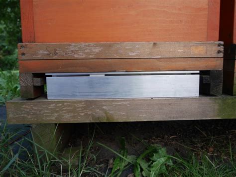 Open Hive Bee Monitoring System Deployed In The Wild With Single Side Scale Benutzung Usage