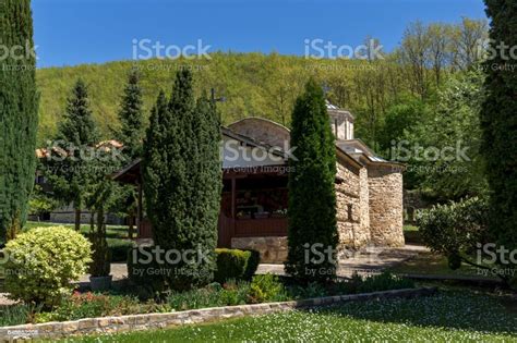 세르비아 공화국 템스키 수도원 세인트 조지의 탁 트인 전경 0명에 대한 스톡 사진 및 기타 이미지 0명