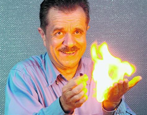 Jerzy Stanek Sztuka Iluzji Opiera Się Na Zaskoczeniu Filmy Dziennik Łódzki