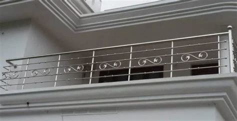 Silver Stainless Balcony Railing For Home Material Grade Jindal 304