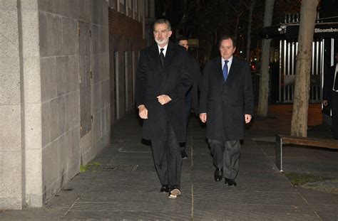 El Rey Felipe VI acude por sorpresa al funeral de César Alierta