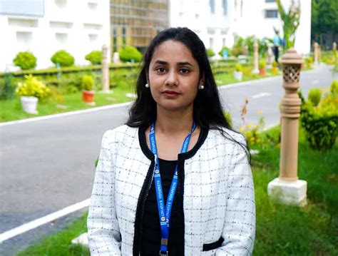 Ms Divya Negi Lingayas Vidyapeeth