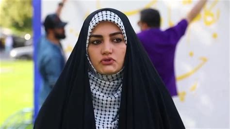 نام جاوید فردوسی با هنر بوم و قلم در میدان فردوسی در مقابل امپراتور کوزو زینب موسوی نماشا