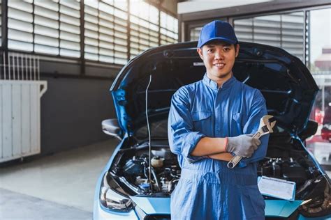 Car Jerks When Shifting From Reverse To Drive: Causes & Fixes