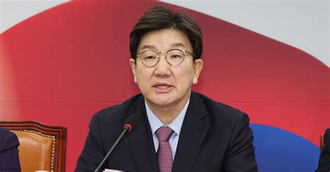 권성동 “이재명 ‘3대3 토론 제안 어처구니없어1대1로 무제한”