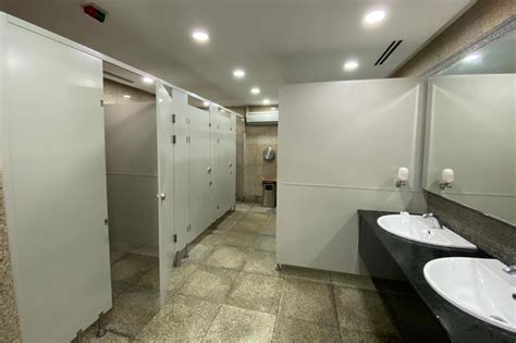 Du Khách Kể Chuyện Dở Khóc Dở Cười Tìm Nhà Vệ Sinh ở Trung Tâm Tphcm