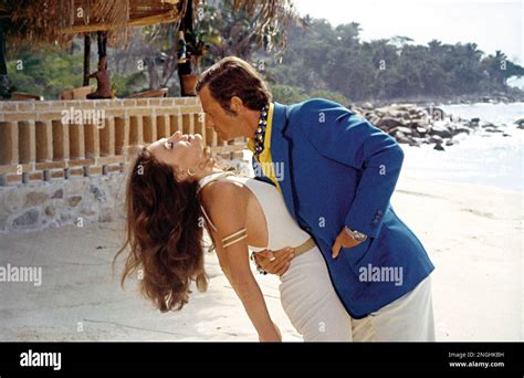 Jacqueline Bisset Et Jean Paul Belmondo Dans Le Magnifique 1973