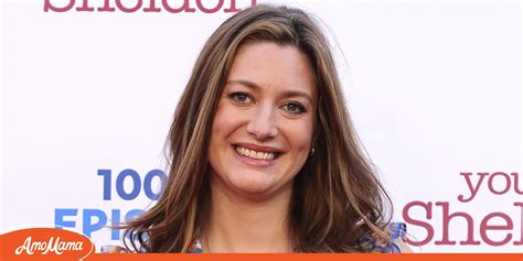 Does Zoe Perry Have A Husband The Actress Is Secretive About Her Love Life
