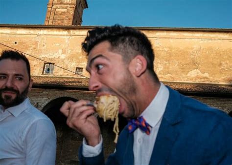 20 Funny And Realistic Wedding Pics By Photographer Ian Weldon Demilked