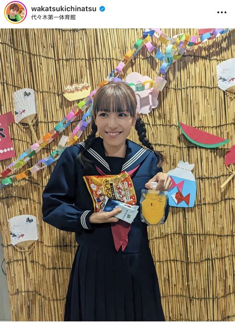 画像・写真 腹筋の縦筋が美しい若槻千夏、15年ぶりのガングロギャル姿に「腹筋がお美しすぎる」「平成ギャル最高」の声938 Webザ