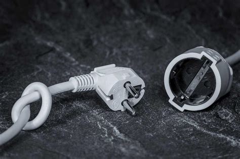 Як уберегти електротехніку під час відключень світла поради від ДСНС Читайте на Ukr Net