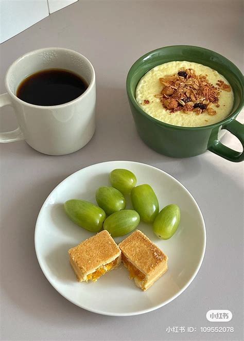 Mary ♡ On Twitter я хочу це 💔 в зеленій чашці омлет з молоком під низом так а в білій