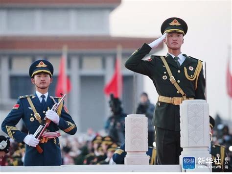 新年第1天！天安门升旗仪式由解放军执行 时政新闻 浙江在线