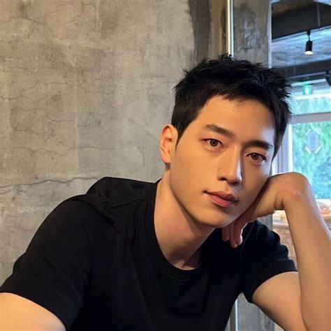 활동 너무 뜸한 서강준 근황 ㄷㄷ 군대 배우 사진