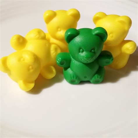 무료 이미지 플라스틱 곰 식품 녹색 노랑 디저트 장난감 어린이 작은 입상 구미 사탕 2976x2976