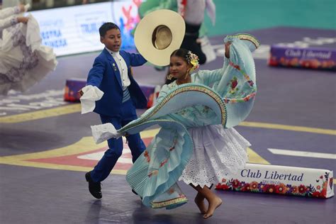 Concurso Nacional De Marinera 2024 Así Se Vivió Certamen De Los Pañuelos Blancos Fotos News