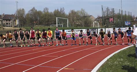무료 이미지 소녀 선로 스포츠 소년 운영 달리는 사람 벨기에 경주 경쟁 팀 고등학교 체육 실기 만나다 워털루 스프린트 트랙 경기장 육상 경기