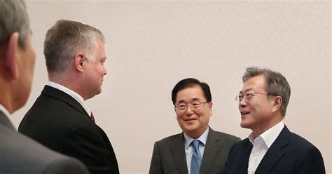 문 대통령 비건 미 국무부 대북정책 특별대표 접견