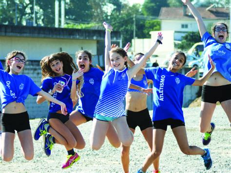 Clube Desportivo Feirense Aposta Na Formação Pelo Futuro Revista