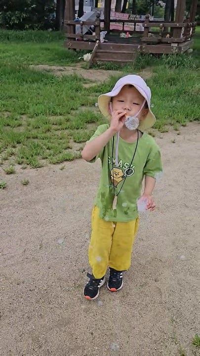 연꽃 줄기는 훌륭한 장난감이 됩니다 Youtube