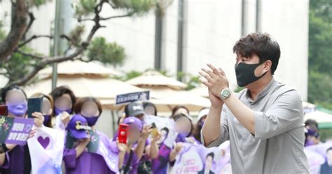 김호중 팬들 응원에 기운 숑숑
