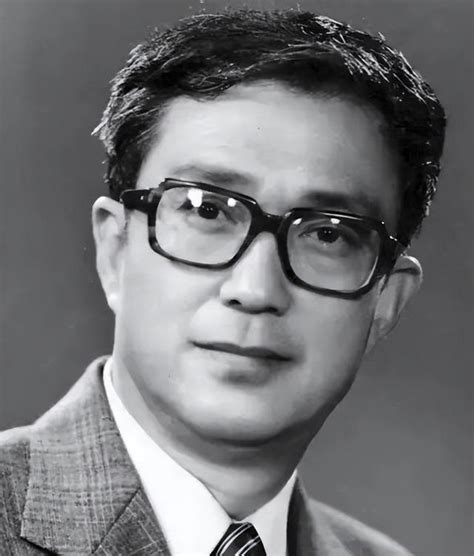 苦难的谢晋：4个孩子，3个智障1个患癌，唯一在世儿子因新冠去世