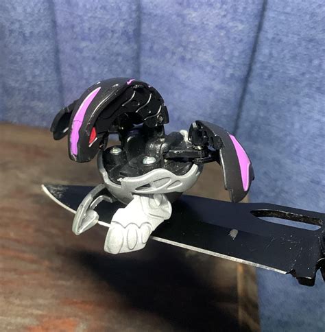 Wavern Darkus R Bakugan