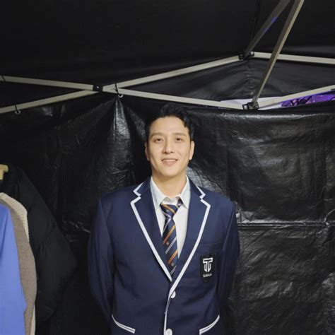 Kim Young Min V 김영민 Discuss Hancinema