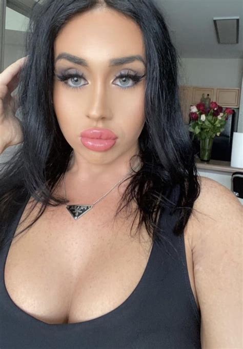 Your Slutty Girl Next Door 👯‍♀️💗 Rgonewildtrans