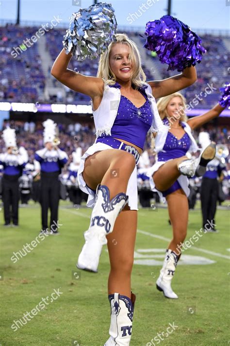 Pin By Beth On Party Cheerleading Outfits Hot Cheerleaders Cute