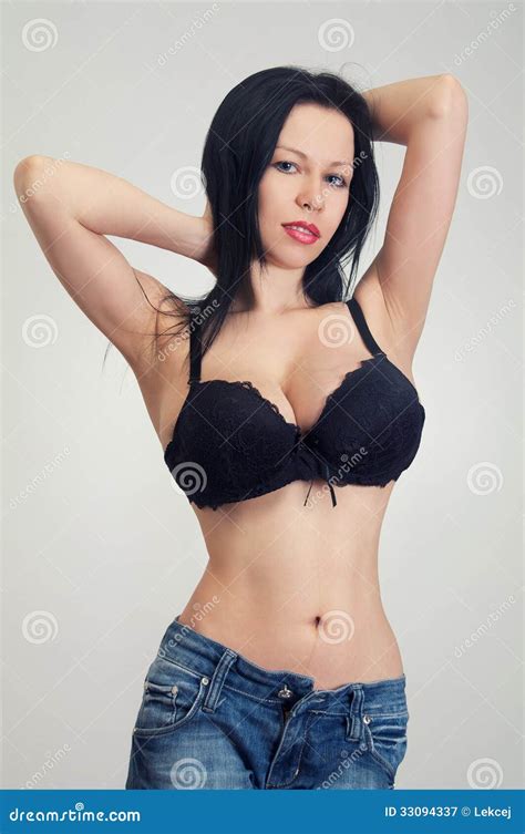 Mädchen Mit Den Großen Brüsten Stockbild Bild von büste frontseite