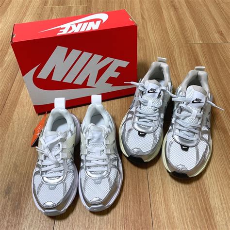 여름 운동화 추천 실버 포인트 커플 운동화 솔직후기 나이키 V2k 런 화이트 · 서밋화이트 네이버 블로그