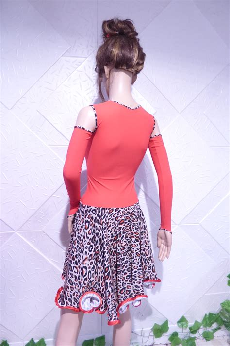 Червено и леопардово Anite