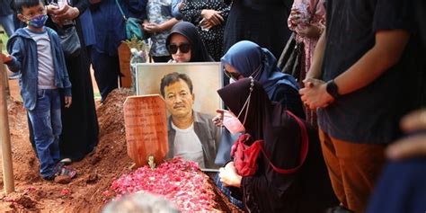 Cut Keke Puji Tanggung Jawab Dan Profesional Mendiang Eeng Saptahadi