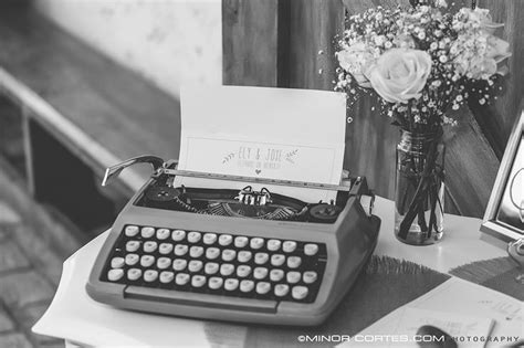 Boda Ely And Jose Por Ambiente Delirio Ely Typewriter Jose