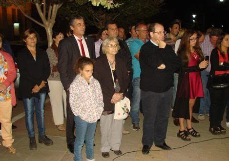 EMOTIVA VIGILIA A 35 AÑOS DE LA GESTA DE MALVINAS EN LA PLAZA 1810 Lobos 24
