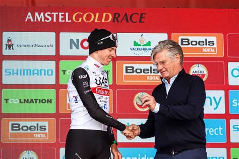 Koersdirecteur Amstel Gold Race Wuift Kritiek Over Hulp Aan Tadej