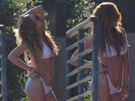 Naked Lindsay Lohan In Beach Babes