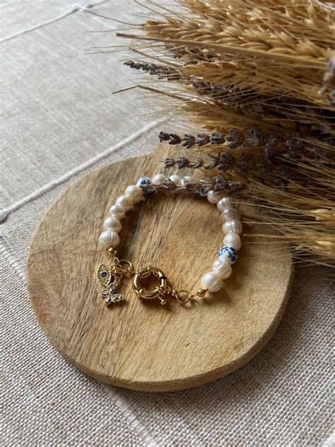Freshwater Pearls Beaded Bracelet With Gold Charms Pearls Bracelet