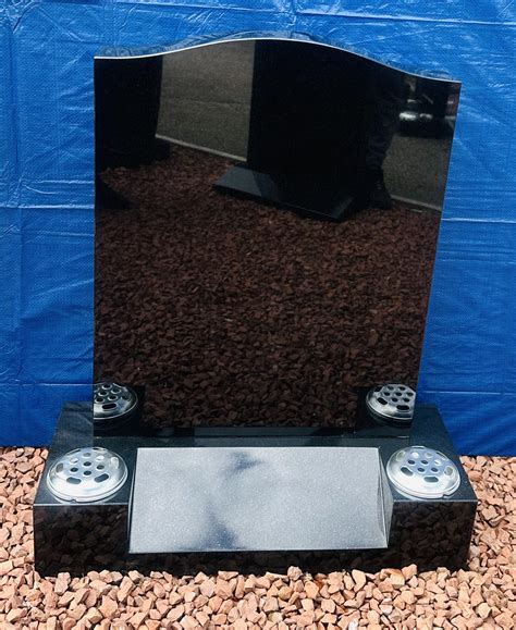 3 Black Forth With Splayed Base West Lothian Memorials