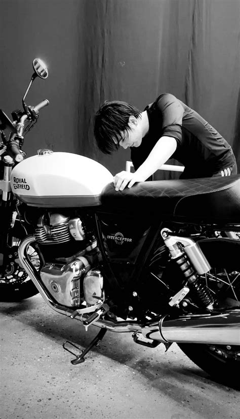 чейс 💔🏳️‍🌈 On Twitter ну каков секси байкер дамы