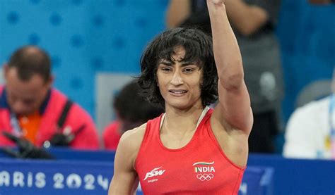 Nach Olympia Drama Indische Ringerin Vinesh Tritt Zurück Mopo