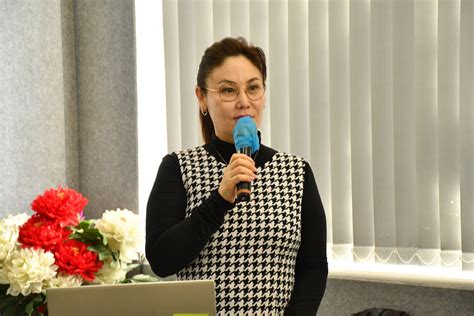 Эх баригчийн төгсөлтийн дараах цогц чадамж боловсруулах уулзалт болж байна