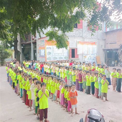 အလှူရှင်တွေလှူဒါန်းမှုဖြင့် ရပ်တည်နေရတဲ့ သူတို့လေးတွေအတွက် မရှိမဖြစ်နို့မှုန့်က ဒီတစ်ရက်တာအတွက