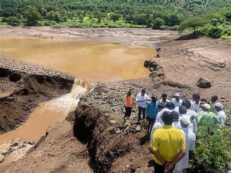 मुसळधार पावसामुळे इगतपुरी तालुक्यातील बंधारा फुटला भातपिकांचे मोठे नुकसान
