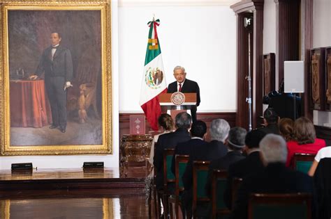 Con Un “tengan Para Que Aprendan” Amlo Presume Logros En Tercer Informe